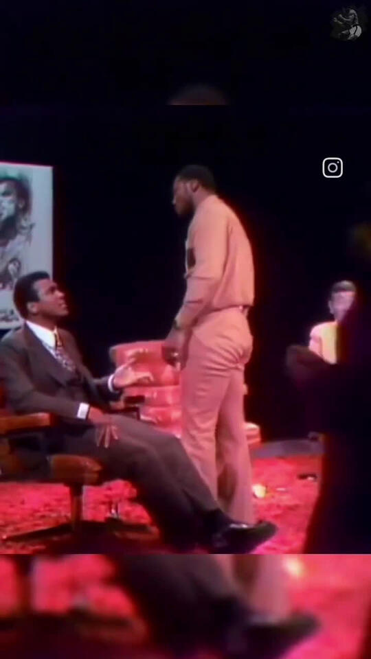 Muhammad ali and his brother team up on joe frazier - NewsBreak