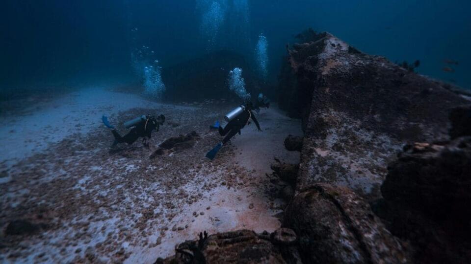A military drone found the deepest shipwreck ever discovered off France ...
