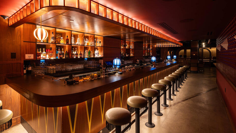 NYC's latest "Mad Men"-inspired bar and restaurant opens in midtown ...