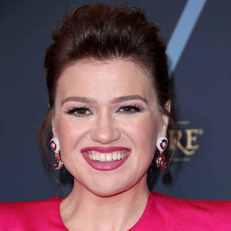 Kelly Clarkson Reveals How Moving To New York City Helped Her Achieve ...