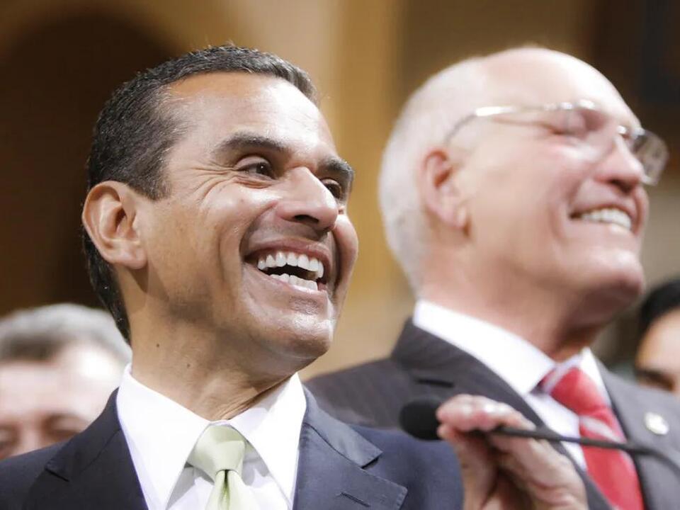Former L.A. mayor looks to become first Latino governor of California ...
