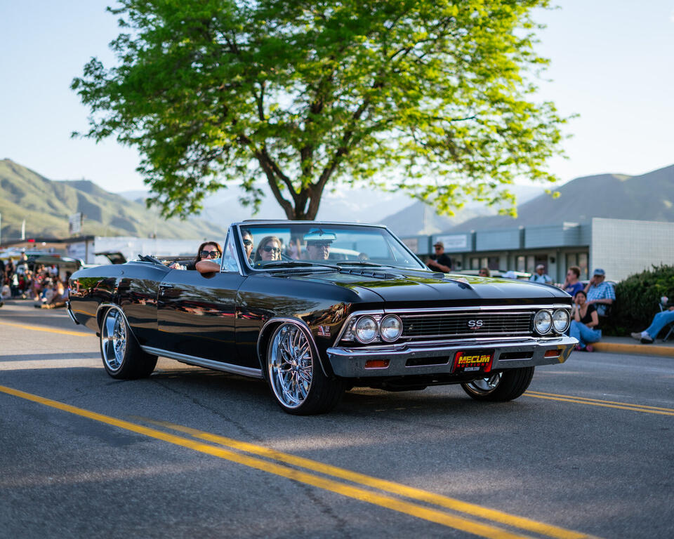 Classy Chassis parade, car show return to East Wenatchee - NewsBreak
