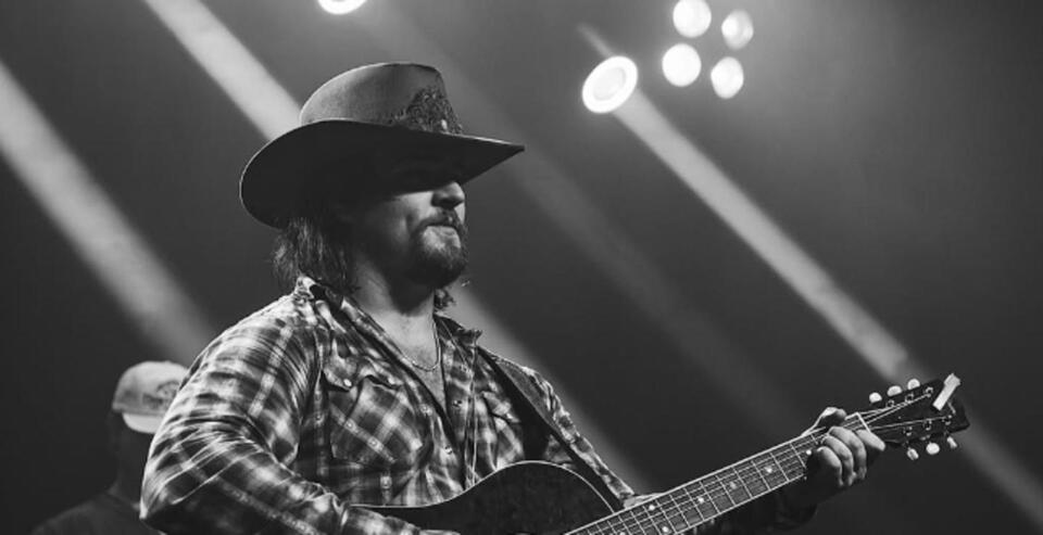 Country Singer Offers an “Apology” for His Unfiltered Beyoncé Criticism ...