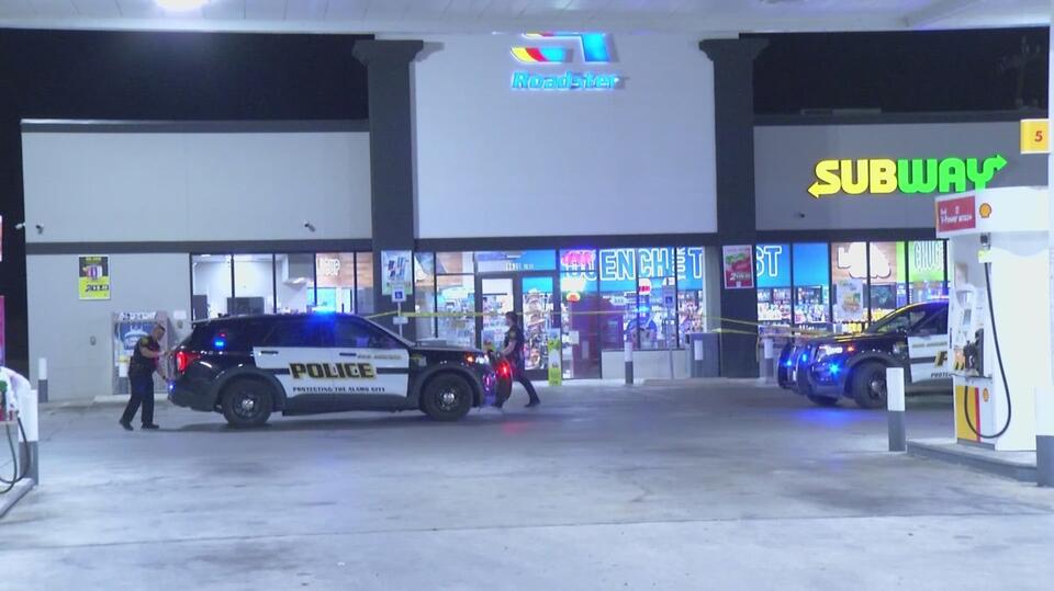 SAPD: Clerk stabbed several times in back by robbery suspect - NewsBreak