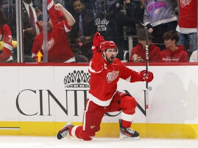 Dylan Larkin scores 200th career goal in Red Wings' victory over Golden ...