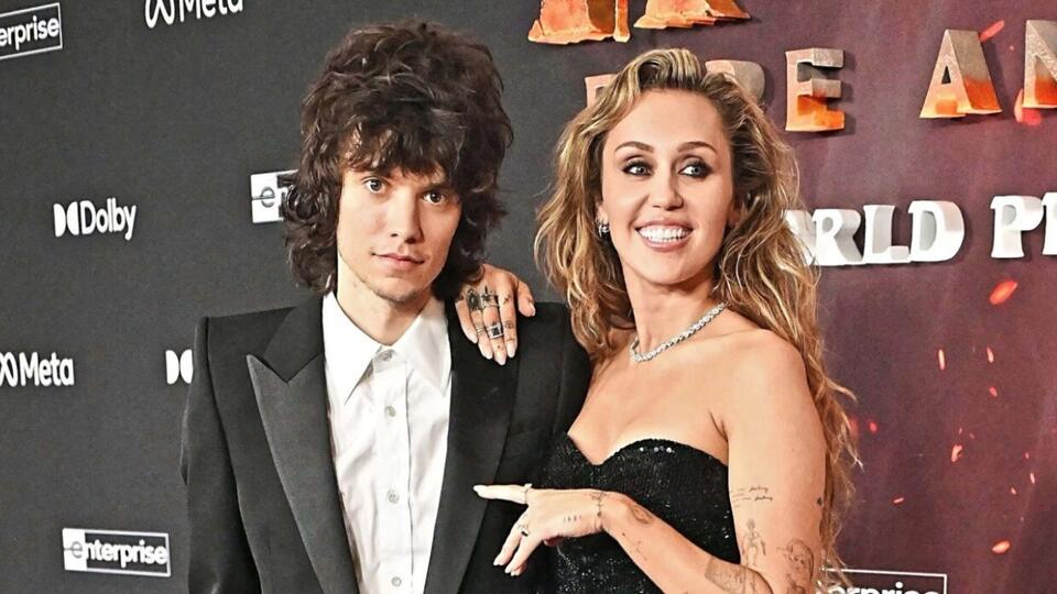 Miley Cyrus’ Hope For a ‘Peaceful Wedding’ in Jeopardy Amid Her Family ...