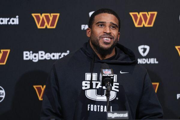 Bobby Wagner Becomes Third NFL Player to Reach 2,000 Career Tackles ...