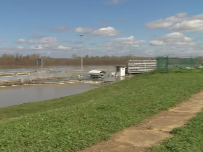 Emergency repairs at closed Demopolis Lock could take months to finish