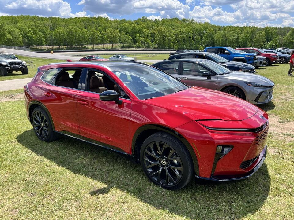 2025 Toyota Crown Signia makes station wagons great again - NewsBreak