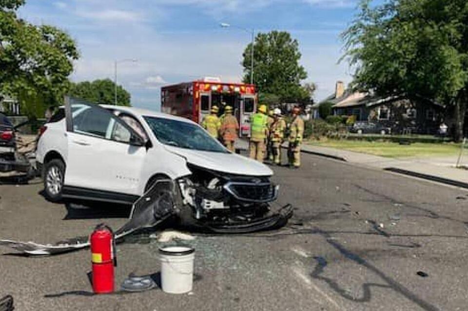 Bad Car Crash Illustrates This Scary Problem on Kennewick Street ...