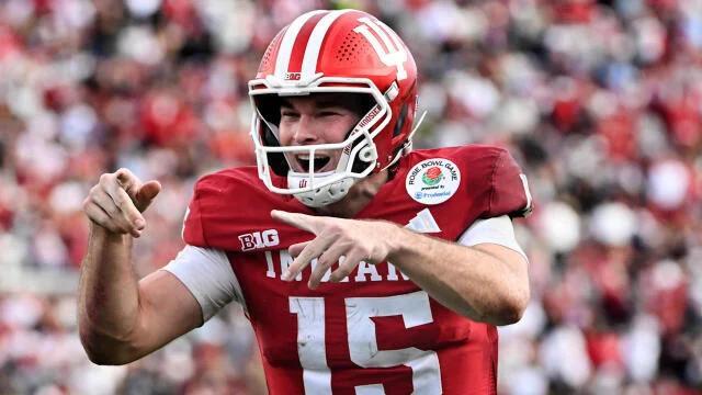 Titans' James Williams: Suffers injury in Week 18 - NewsBreak