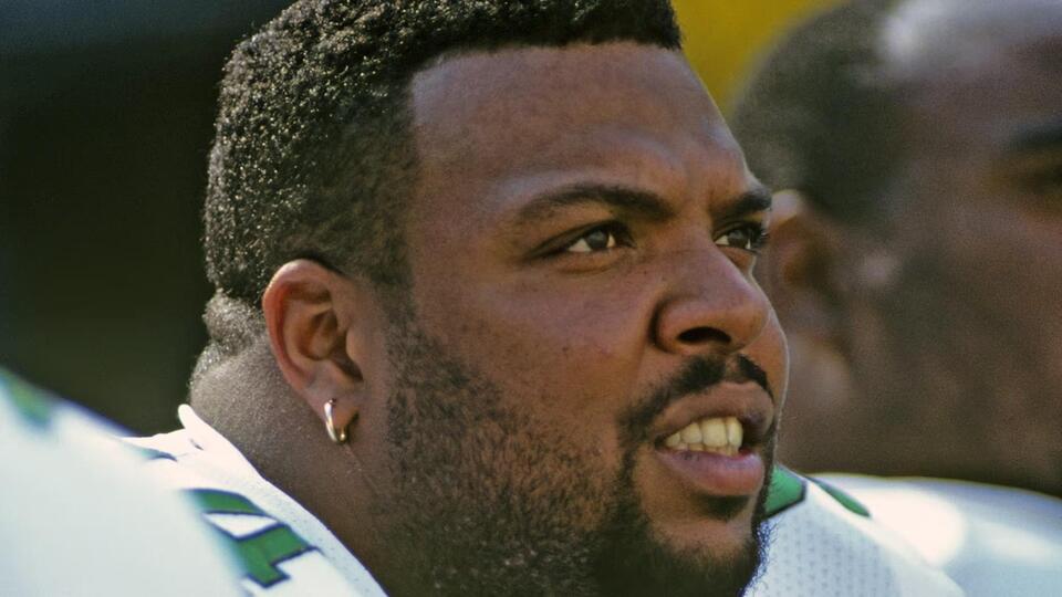 Cops Investigating NFL Player’s Death as Potential Serial Killing ...