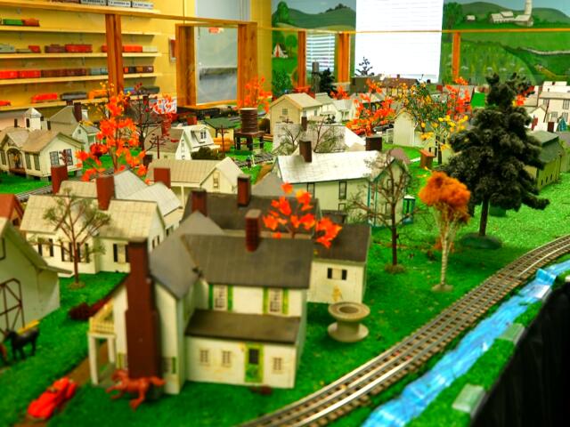 First mayor's model train is a trip back in time to 1930s Mt. Juliet ...