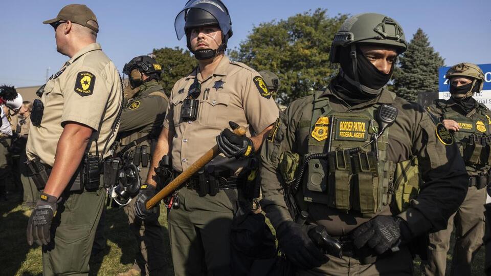 Are Illinois State Police helping ICE in Broadview? - NewsBreak