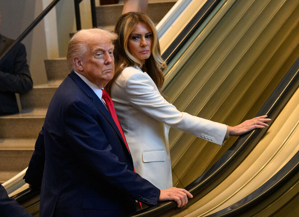 After Donald & Melania Trump Get Stuck On UN Escalator, White House ...