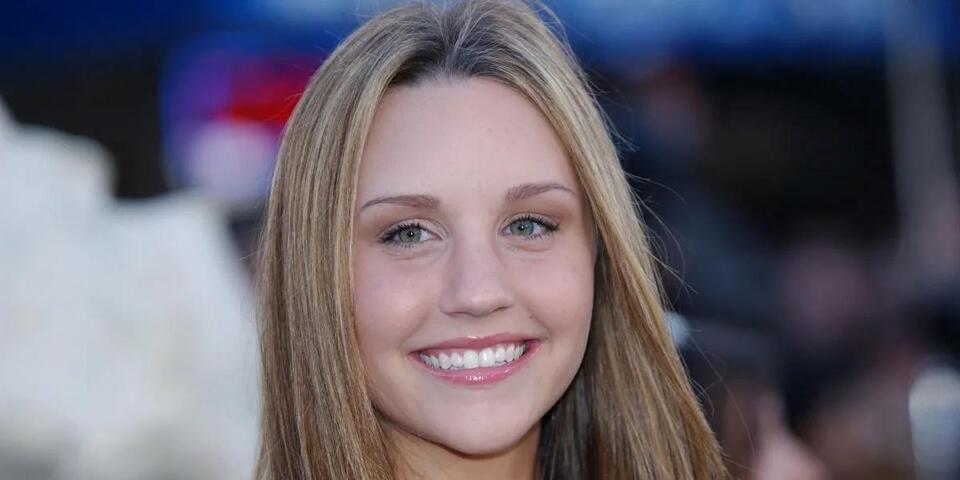 Amanda Bynes Ditches Her Signature Blue Eyebrows for the First Time in ...