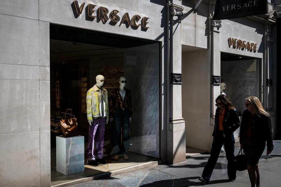 Prada Group says it has purchased fashion rival Versace in a deal worth ...