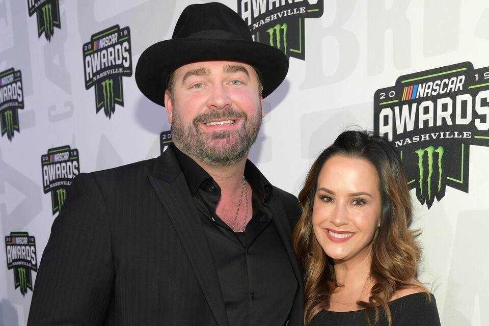 Lee Brice's Wife Inspired Powerful New Song - NewsBreak