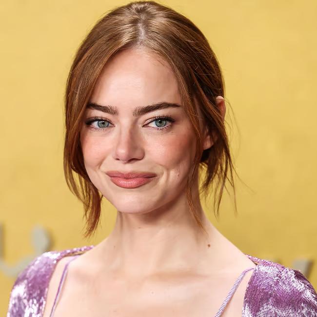 Fans Think Emma Stone Looks Like 'A Wax Figure' And React To Her ...