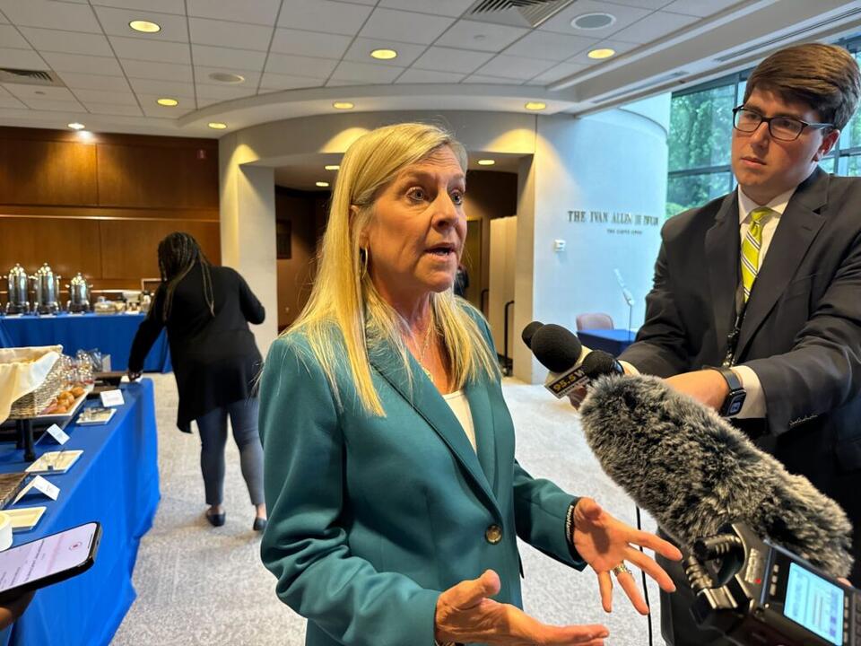 Georgia first lady makes pitch for people struggling to call 988 ...