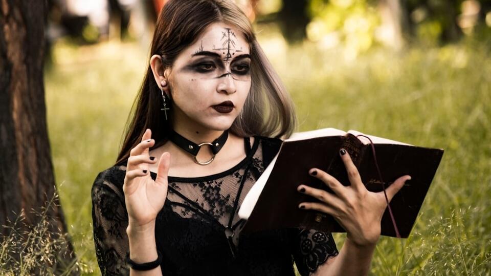 Where the Witches Gather: Inside Wisconsin’s Secret Circles and Moonlit ...