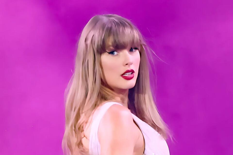 Taylor Swift Makes History as the First Female Artist to Sell Over 100 ...