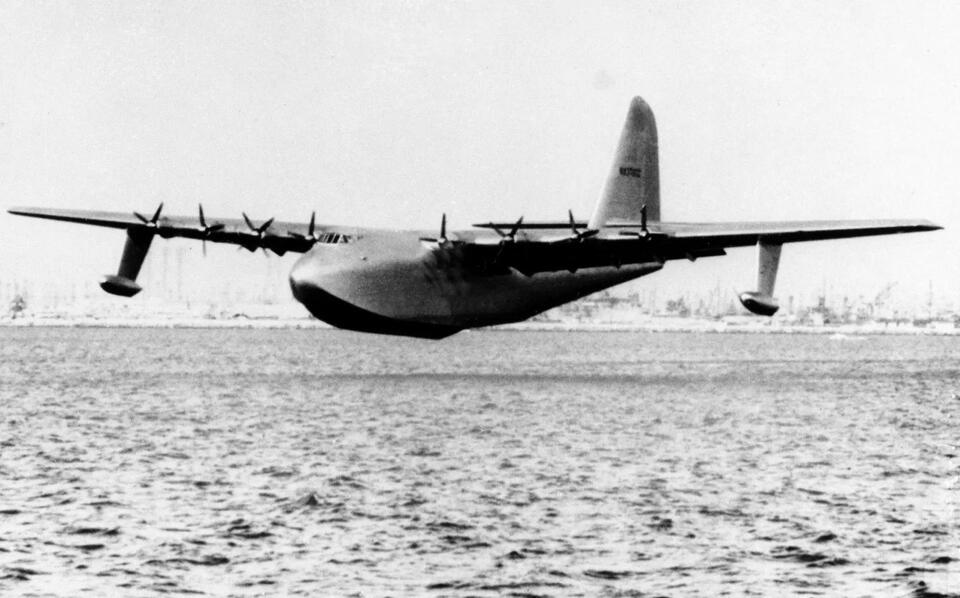 Today in History: November 2, Howard Hughes takes ‘Spruce Goose’ on its ...