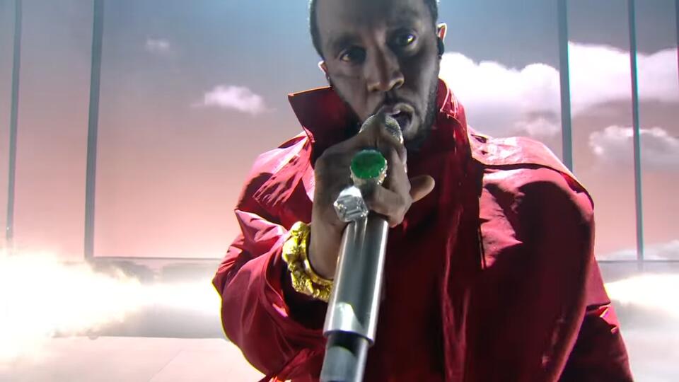 Diddy Allegedly Dressed Like a Muslim Woman and Popped Obama-Shaped ...