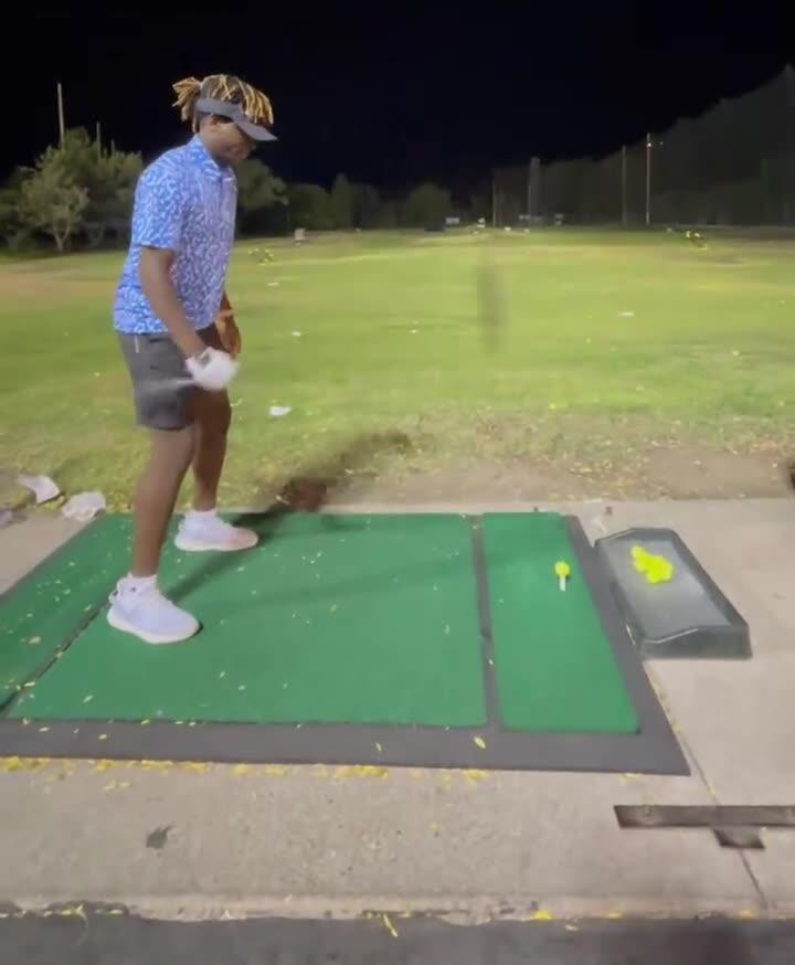 I rest my case trick shots snappygilmore happygilmore onehand golfmaster golf wow viral - NewsBreak