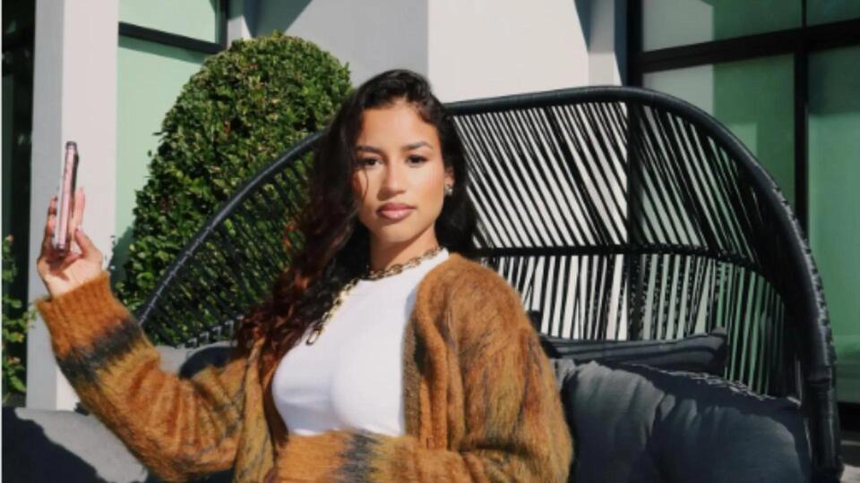 Who is Jada Wallace? All about Jamaican model dating Chris brown ...
