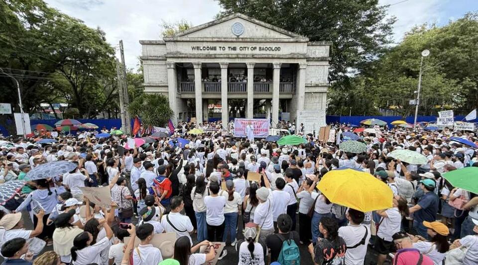 Thousands demand end to corruption, vow to continue fight vs. thieves ...