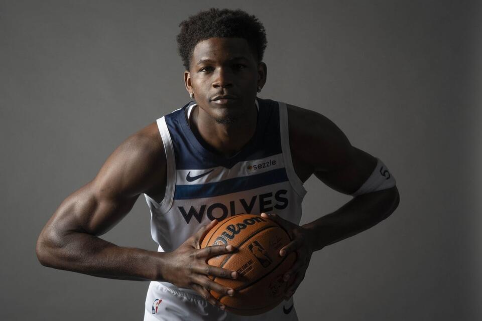 Report: Wolves G Anthony Edwards (hamstring) out 2 weeks - NewsBreak