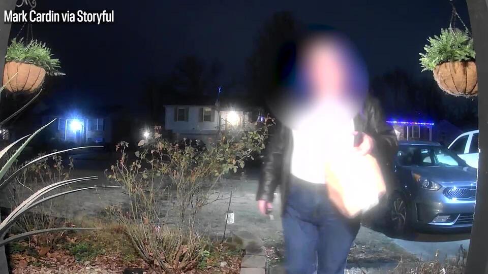 Arrested Kentucky DoorDasher said she was spraying ‘spider,’ not food ...