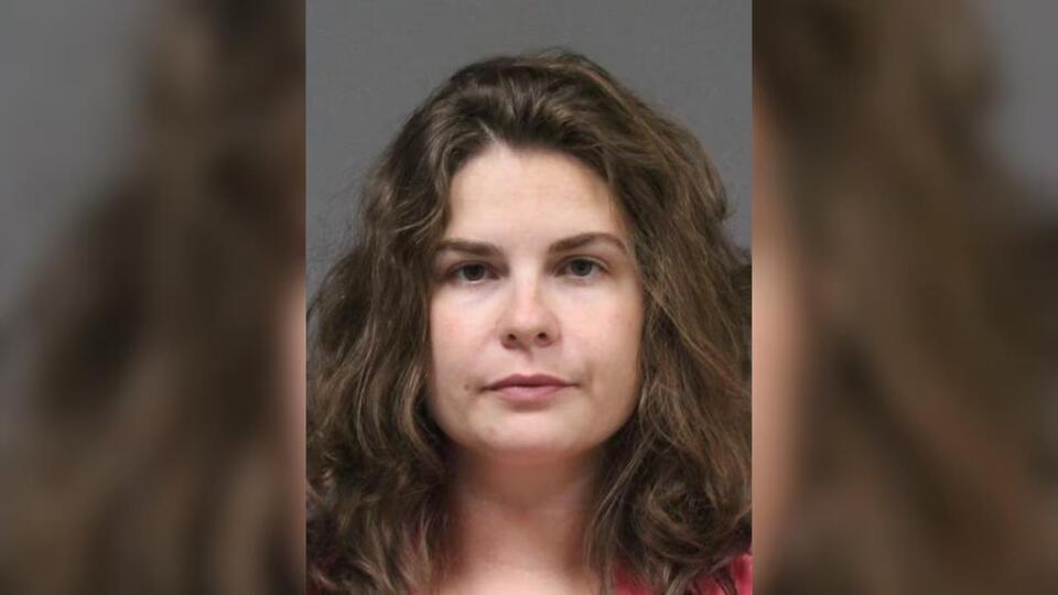 Former DeSoto County high school teacher accused of ‘making out’ with ...