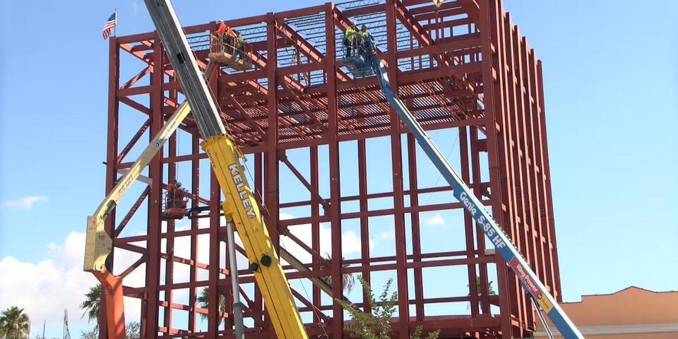 Venice Theatre celebrates construction of the last steel beam after ...