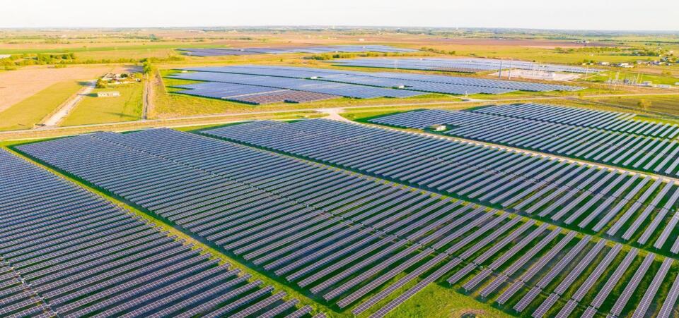 Avantus to Build 2,000-Acre Solar Project Near Phoenix - NewsBreak