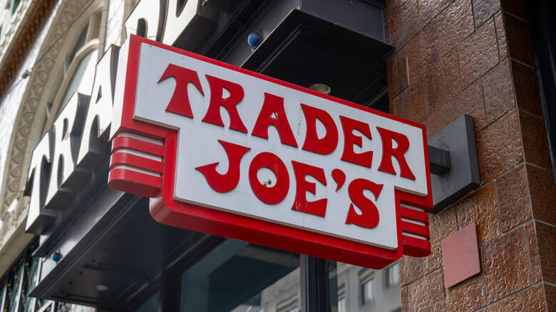 16 Best Trader Joe's Sides And Snacks For The Ultimate Super Bowl Party ...