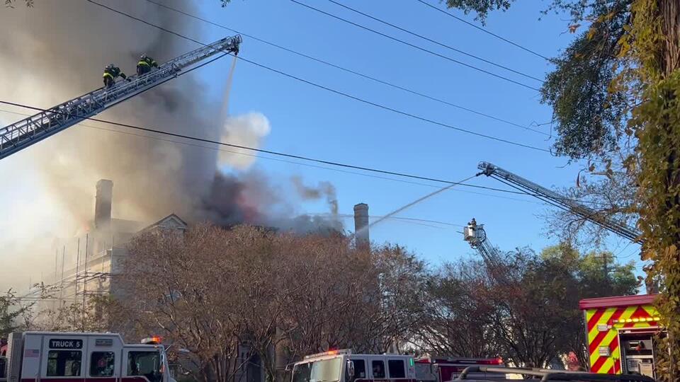 Massive fire erupts at historic building in downtown Wilmington - NewsBreak