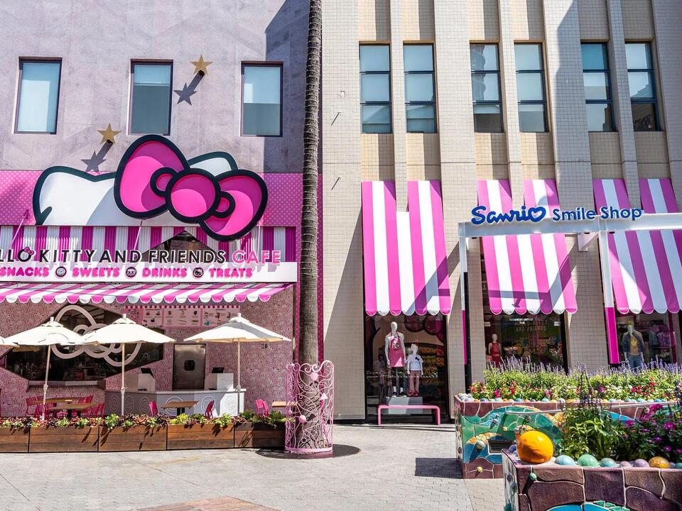 See inside the first-ever Hello Kitty Cafe opening in L.A.