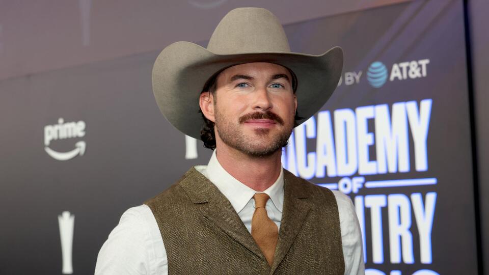 Riley Green Had the Best Reason for Not Bringing a Date to the ACM ...