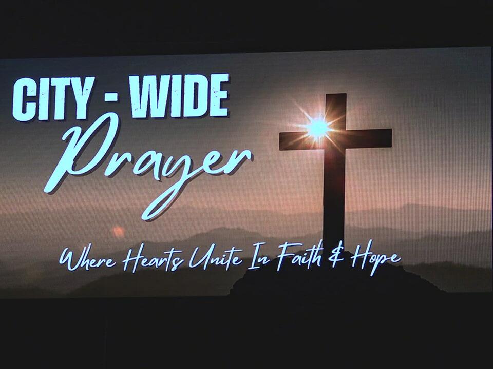 Mayor West holds city wide prayer for Beaumont