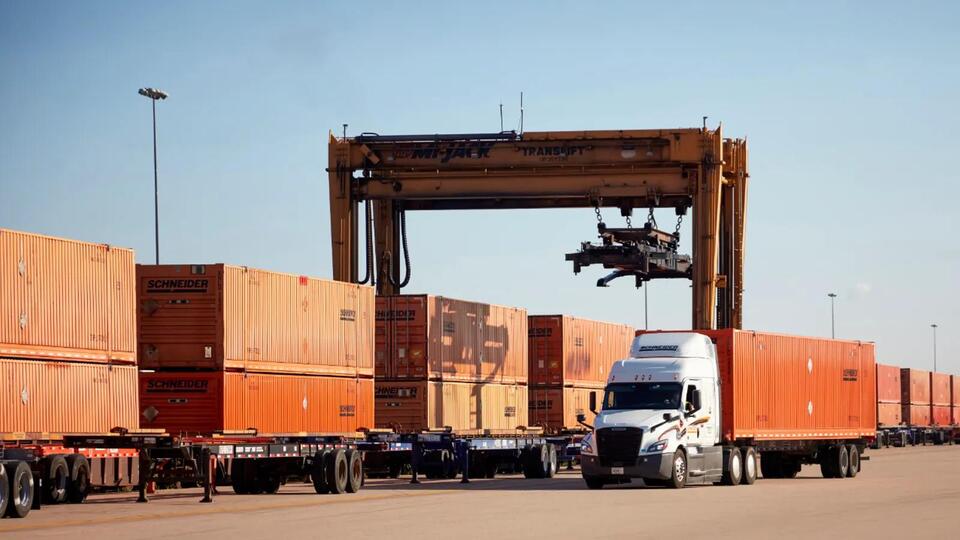 Schneider National launches Fast Track premium rail service - NewsBreak