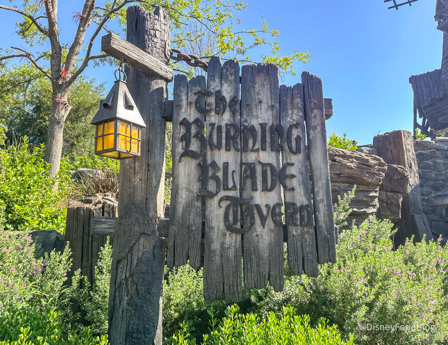 REVIEW: We Tried the NEW Burning Blade Tavern at Universal’s Epic ...