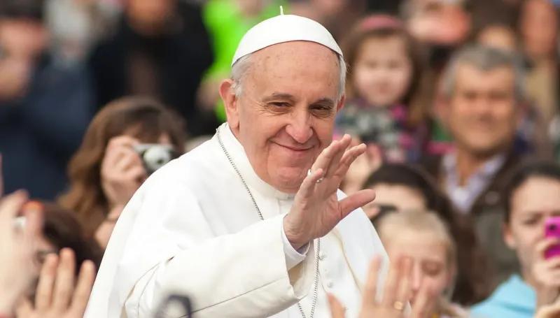 'Mess': Fox News priest attacks 'woke' Pope Francis after death - NewsBreak