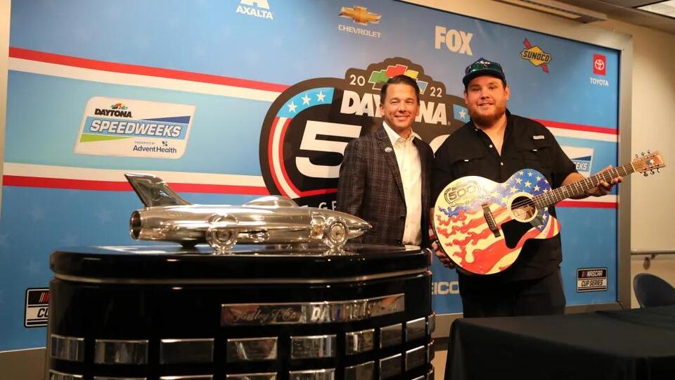 Luke Combs Drops New NASCAR-Themed Track - NewsBreak
