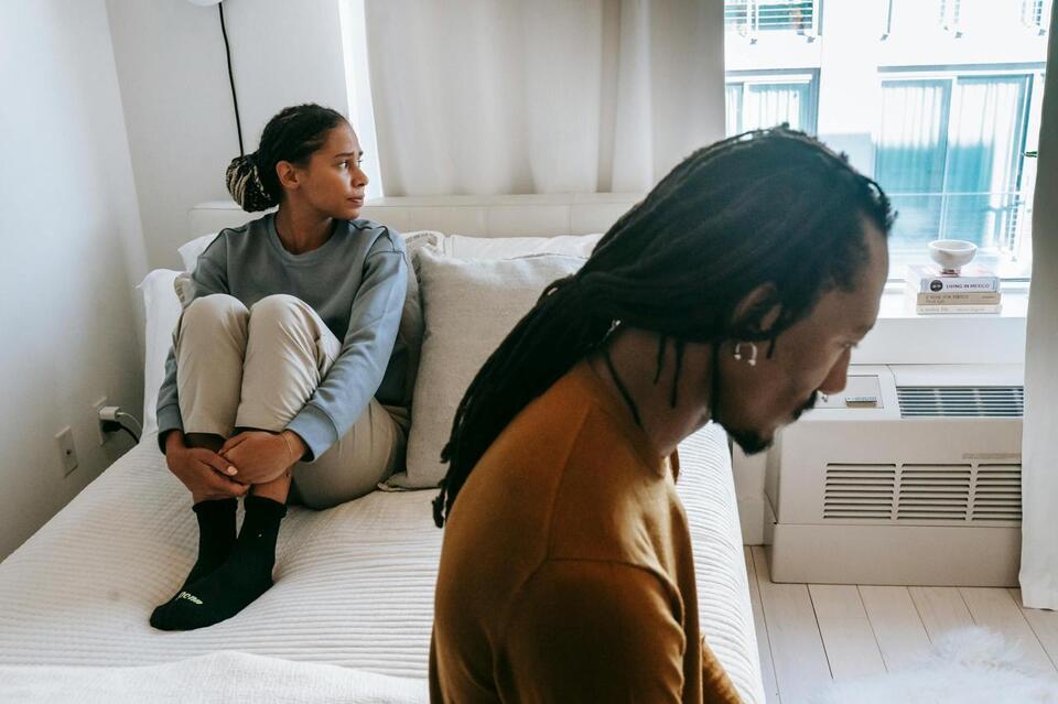 10 Silent Resentment Signs That Show Your Long-Term Relationship Is ...