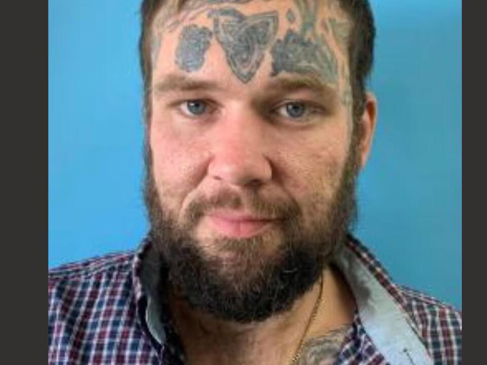 Howell County authorities searching for armed and dangerous man