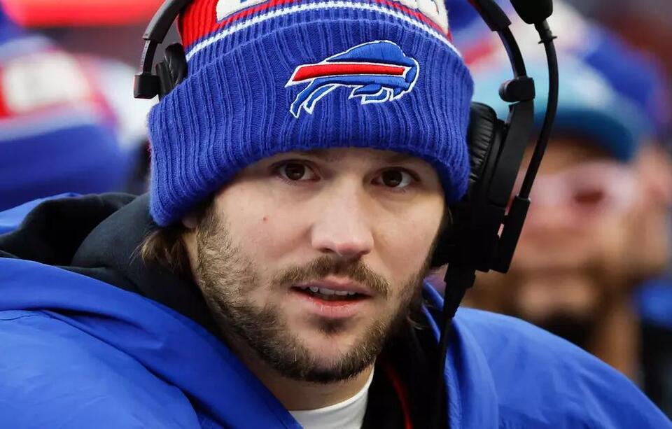 Simple Gesture On The Sidelines Proves Why Josh Allen Is The Best ...