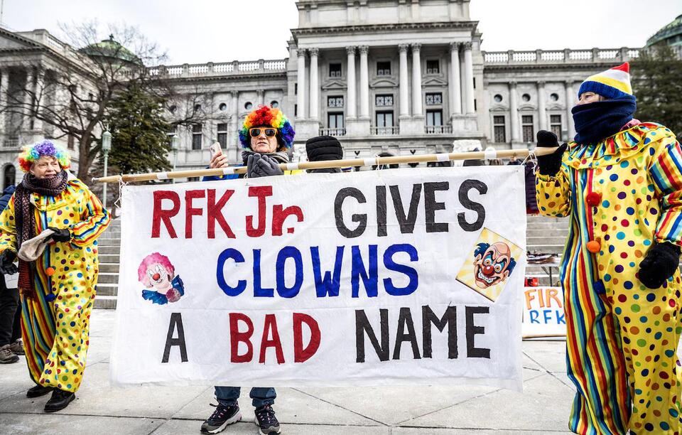 ‘Making America Sick Again’: Protesters counter RFK Jr.’s speech in Pa ...