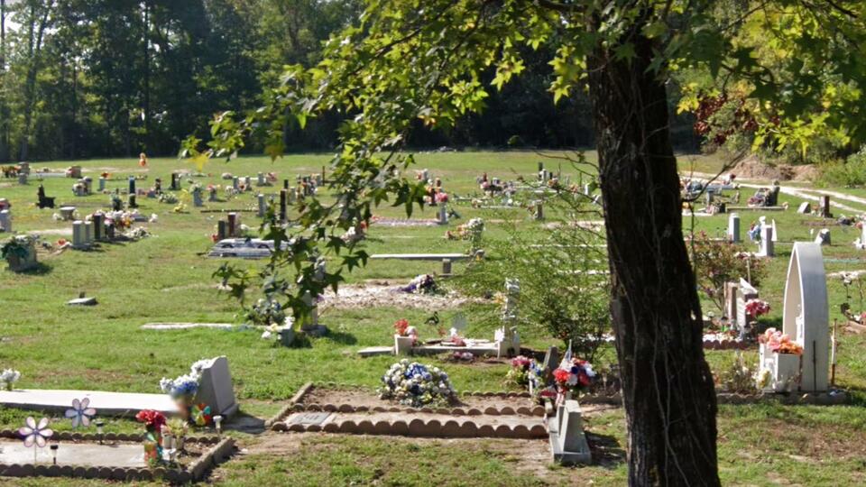 Grieving Texas Mom Digs Up Stillborn Daughter’s Grave Weeks After ...